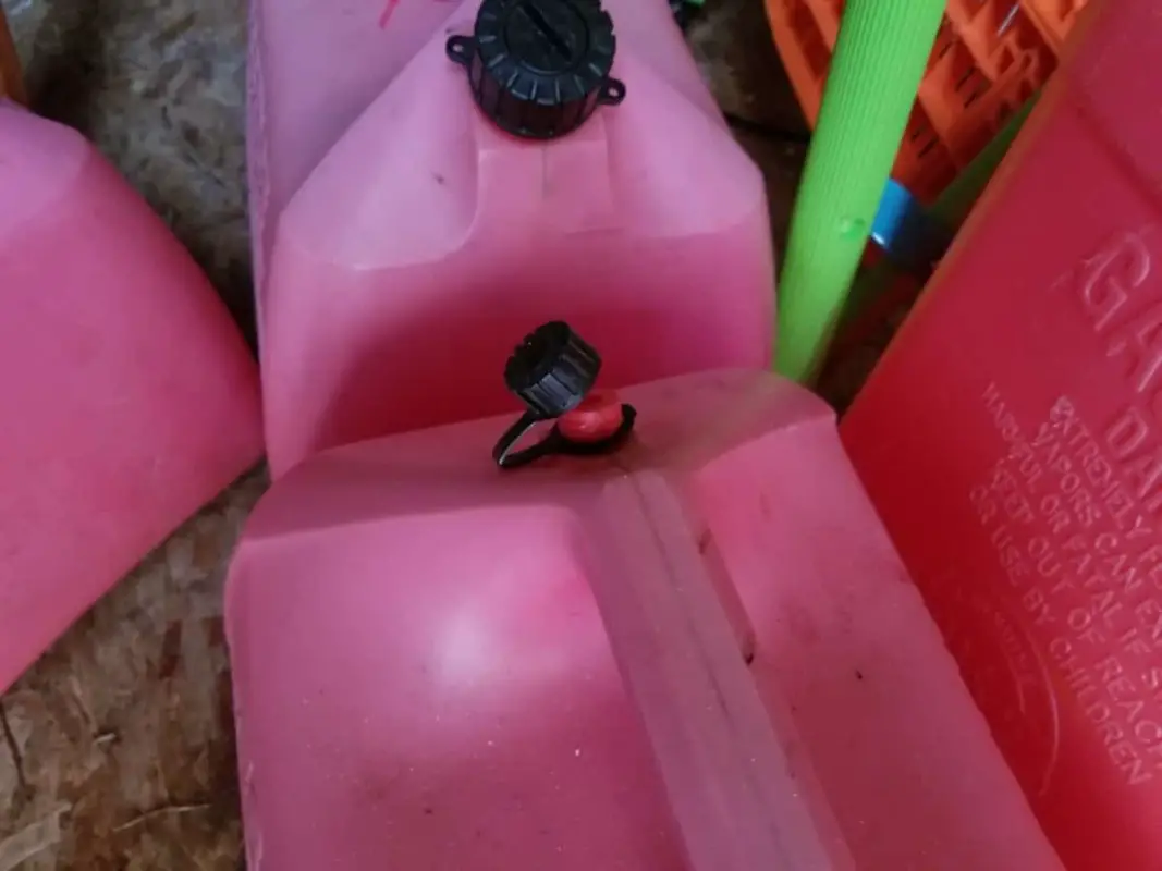 Gas Can Expanding & Shrinking: Safe & Normal? – Home Battery Bank