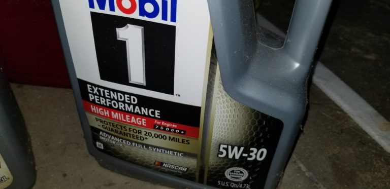 Generator Oil Basics [Type, Viscosity, Temp & More!] – Home Battery Bank